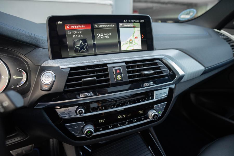 Grey BMW X3 2017 in Riga, with an engine capacity of 3.00 L and mileage of 219 thousand km for 24990 €, photo 18 on AUTOMOTO.COM.LV