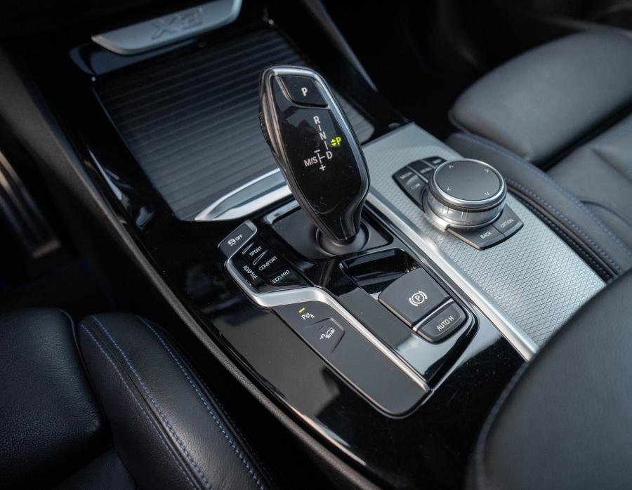 Grey BMW X3 2017 in Riga, with an engine capacity of 3.00 L and mileage of 219 thousand km for 24990 €, photo 24 on AUTOMOTO.COM.LV