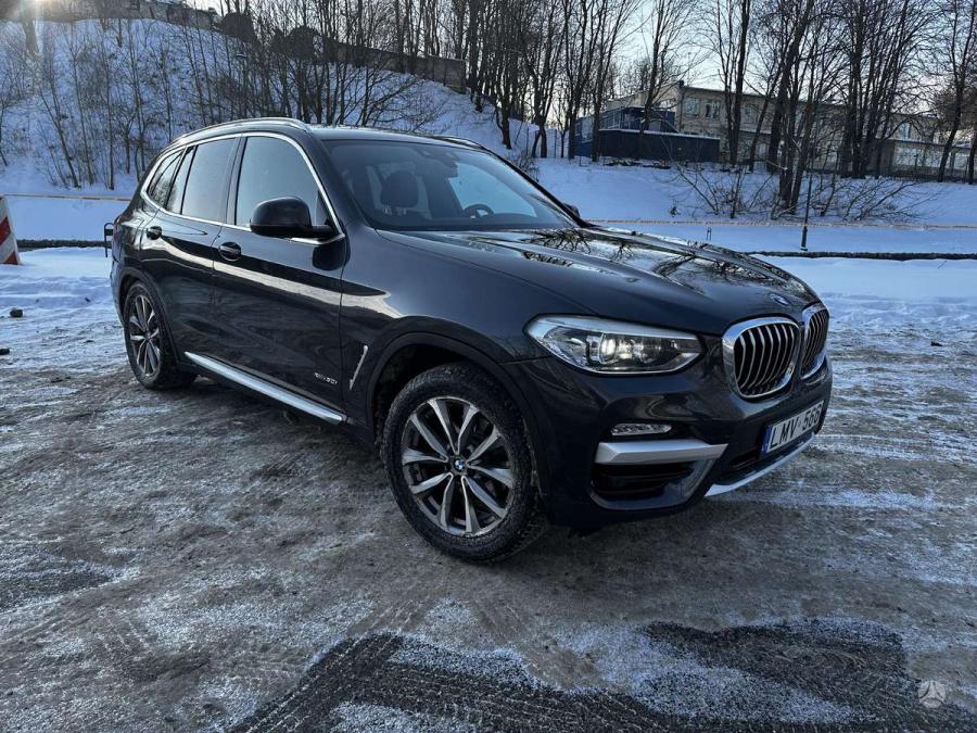 Grey BMW X3 2018 in Vilnius, with an engine capacity of 2.00 L and mileage of 100 thousand km for 26900 €, photo 1 on AUTOMOTO.COM.LV