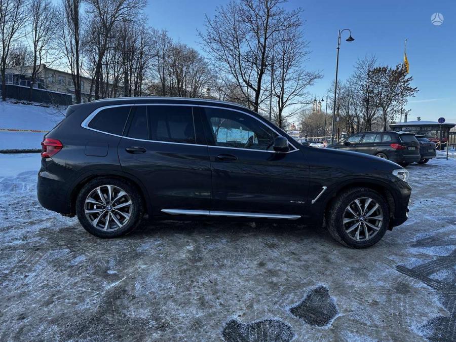 Grey BMW X3 2018 in Vilnius, with an engine capacity of 2.00 L and mileage of 100 thousand km for 26900 €, photo 2 on AUTOMOTO.COM.LV