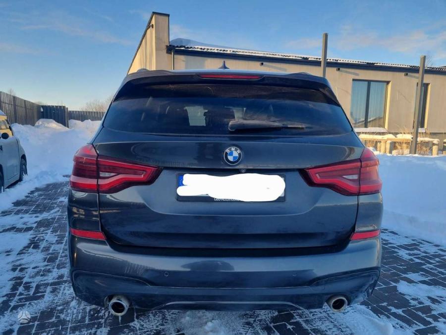 Grey BMW X3 2018 in Siauliai, with an engine capacity of 2.00 L and mileage of 290 thousand km for 9999 €, photo 4 on AUTOMOTO.COM.LV