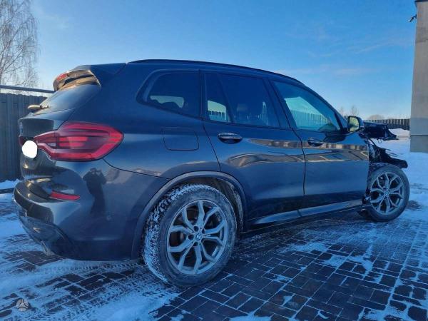 Grey BMW X3 2018 in Siauliai, with an engine capacity of 2.00 L and mileage of 290 thousand km for 9999 €, photo 5 on AUTOMOTO.COM.LV