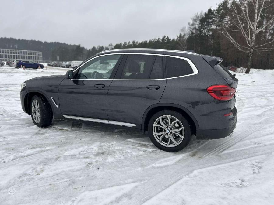 Grey BMW X3 2018 in Vilnius, with an engine capacity of 2.00 L and mileage of 275 thousand km for 20599 €, photo 3 on AUTOMOTO.COM.LV