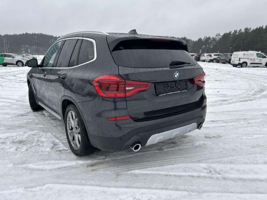 Grey BMW X3 2018 in Vilnius, with an engine capacity of 2.00 L and mileage of 275 thousand km for 20599 €, photo 4 on AUTOMOTO.COM.LV