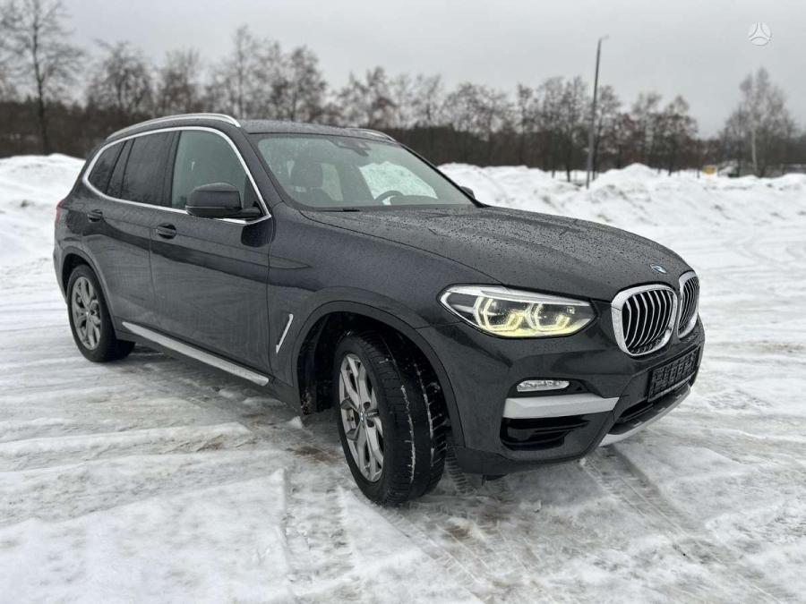 Grey BMW X3 2018 in Vilnius, with an engine capacity of 2.00 L and mileage of 275 thousand km for 20599 €, photo 8 on AUTOMOTO.COM.LV