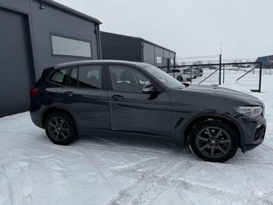 Grey BMW X3 2018 in Kaunas, with an engine capacity of 2.00 L and mileage of 229 thousand km for 14950 €, photo 6 on AUTOMOTO.COM.LV