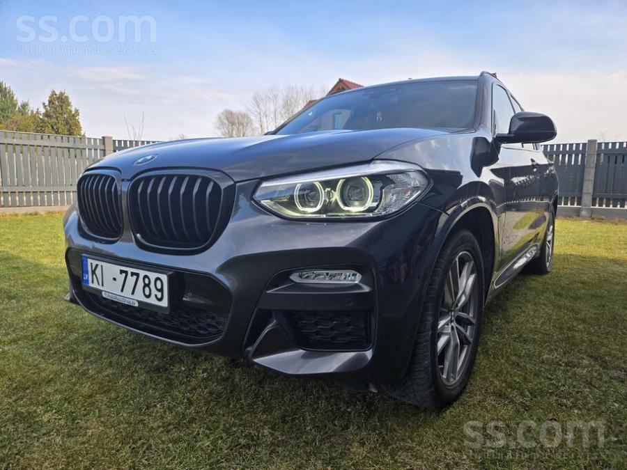 Grey BMW X3 2018 in Riga, with an engine capacity of 3.00 L and mileage of 241 thousand km for 23900 €, photo 3 on AUTOMOTO.COM.LV
