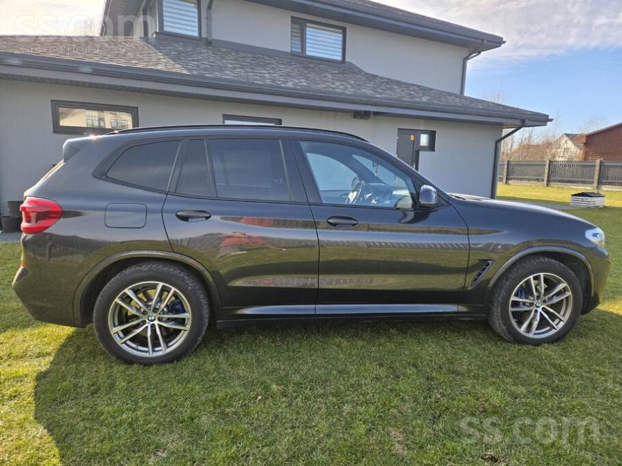 Grey BMW X3 2018 in Riga, with an engine capacity of 3.00 L and mileage of 241 thousand km for 23900 €, photo 6 on AUTOMOTO.COM.LV
