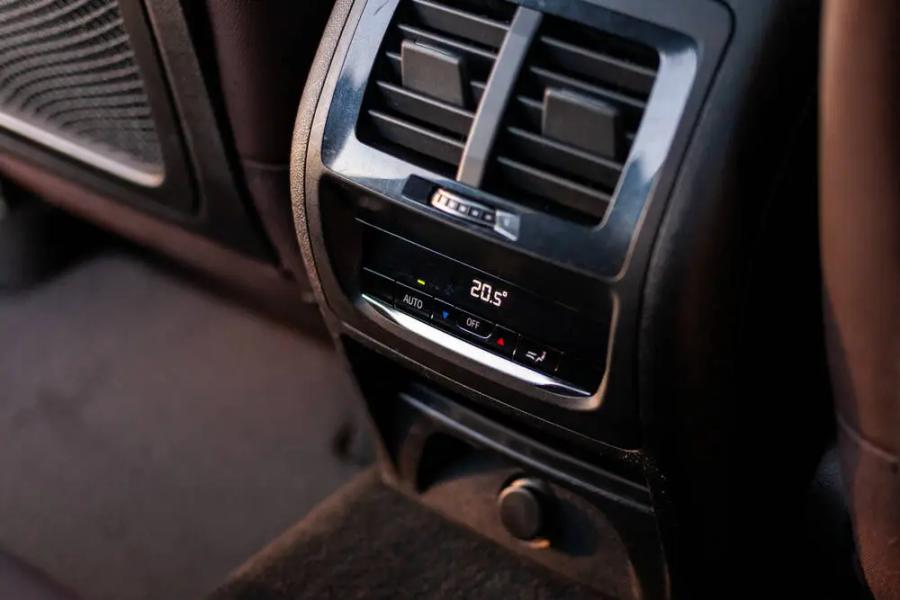 Pelēks BMW X3 2018 Rīga, ar dzinēja tilpumu 3.00 L un nobraukumu 198 tūkst. km par 25995 €, foto 16 vietnē AUTOMOTO.COM.LV