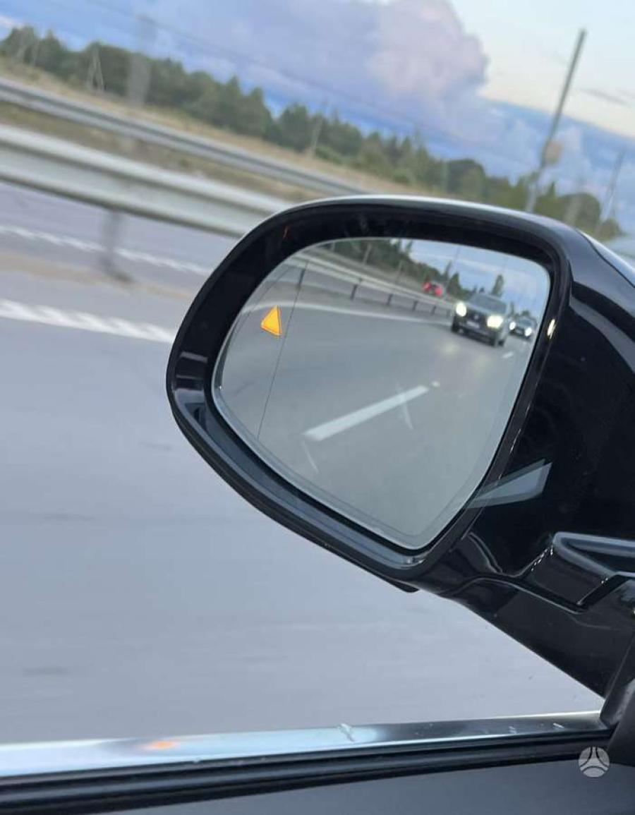 Grey BMW X3 2018 in Vilnius, with an engine capacity of 2.00 L and mileage of 215 thousand km for 21900 €, photo 13 on AUTOMOTO.COM.LV