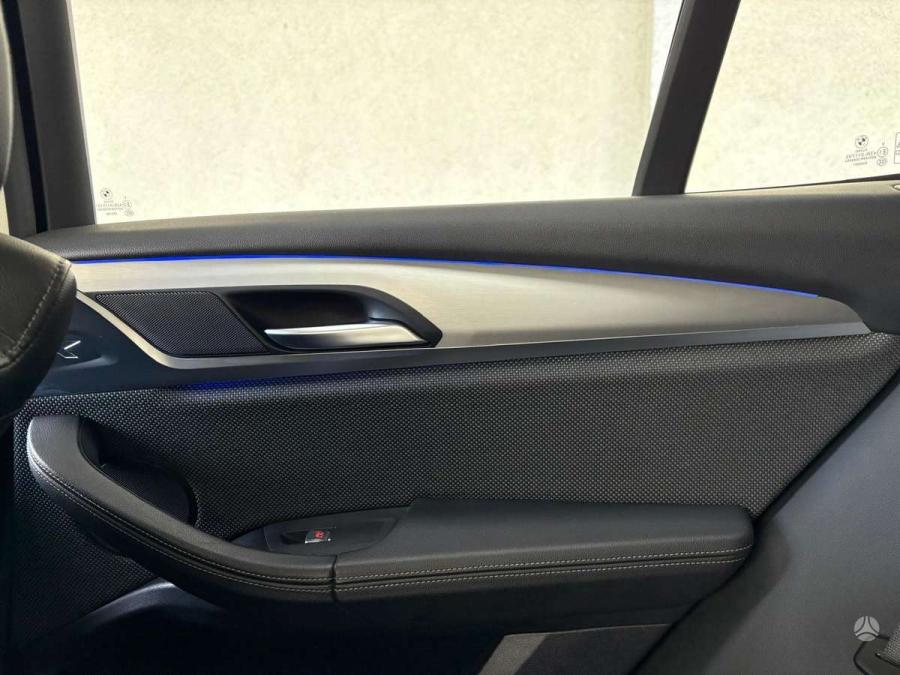 Grey BMW X3 2018 in Vilnius, with an engine capacity of 2.00 L and mileage of 215 thousand km for 21900 €, photo 23 on AUTOMOTO.COM.LV