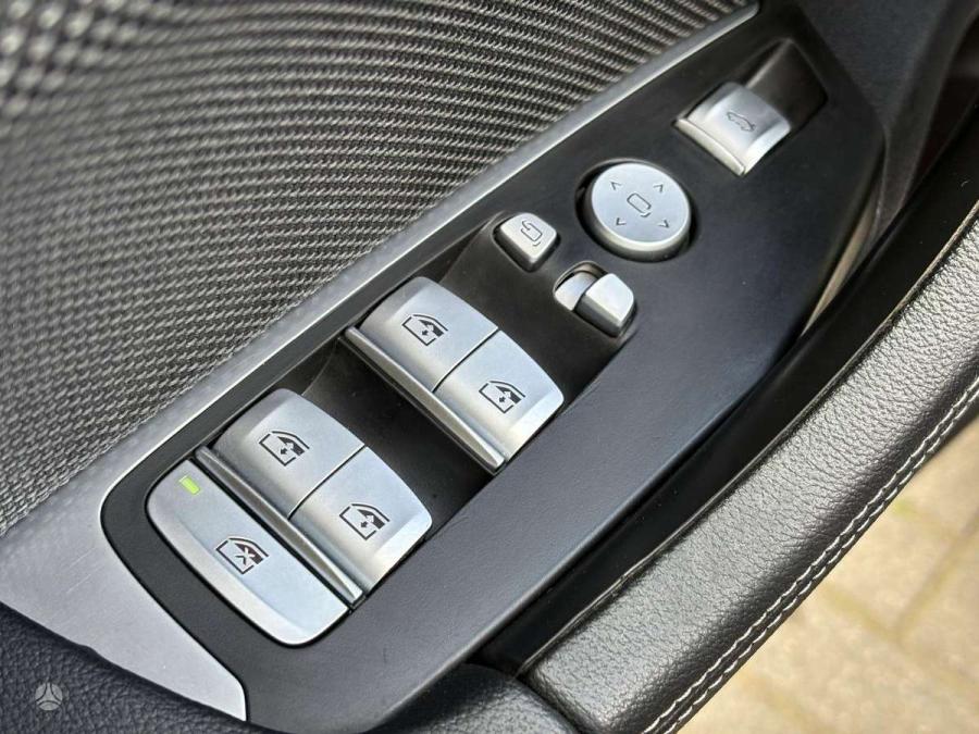 Grey BMW X3 2018 in Vilnius, with an engine capacity of 2.00 L and mileage of 215 thousand km for 21900 €, photo 29 on AUTOMOTO.COM.LV