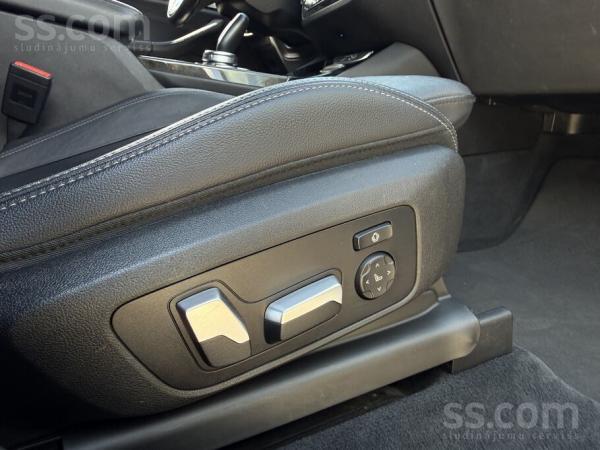 Grey BMW X3 2018 in Daugavpils, with an engine capacity of 3.00 L and mileage of 286 thousand km for 23200 €, photo 8 on AUTOMOTO.COM.LV