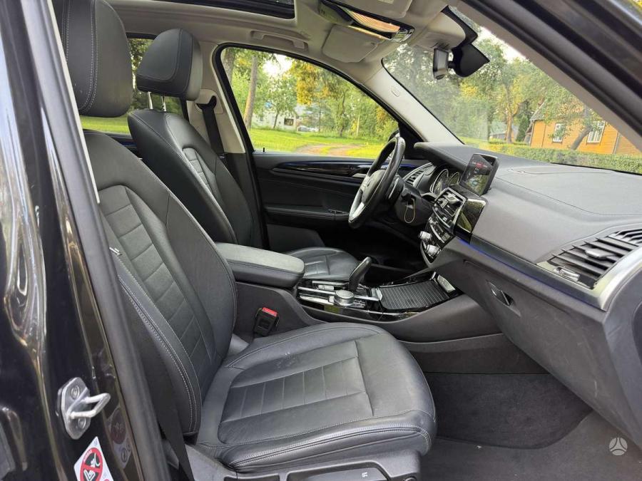 Grey BMW X3 2018 in Utena, with an engine capacity of 2.00 L and mileage of 201 thousand km for 19800 €, photo 8 on AUTOMOTO.COM.LV