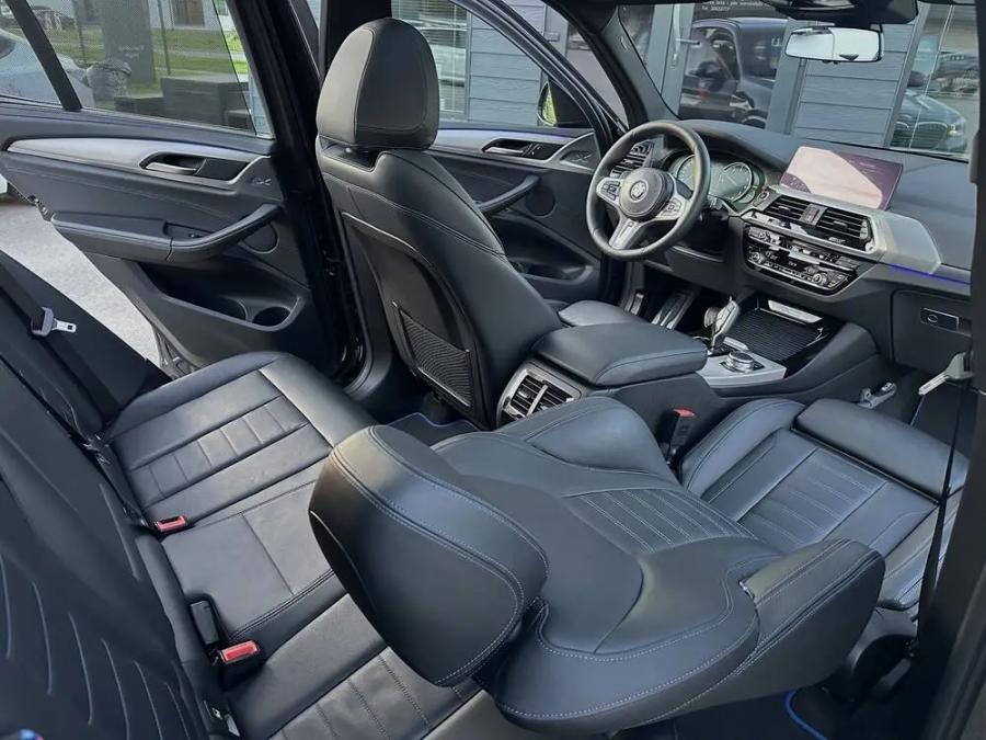 Grey BMW X3 2018 in Jelgava, with an engine capacity of 2.00 L and mileage of 210 thousand km for 23500 €, photo 8 on AUTOMOTO.COM.LV