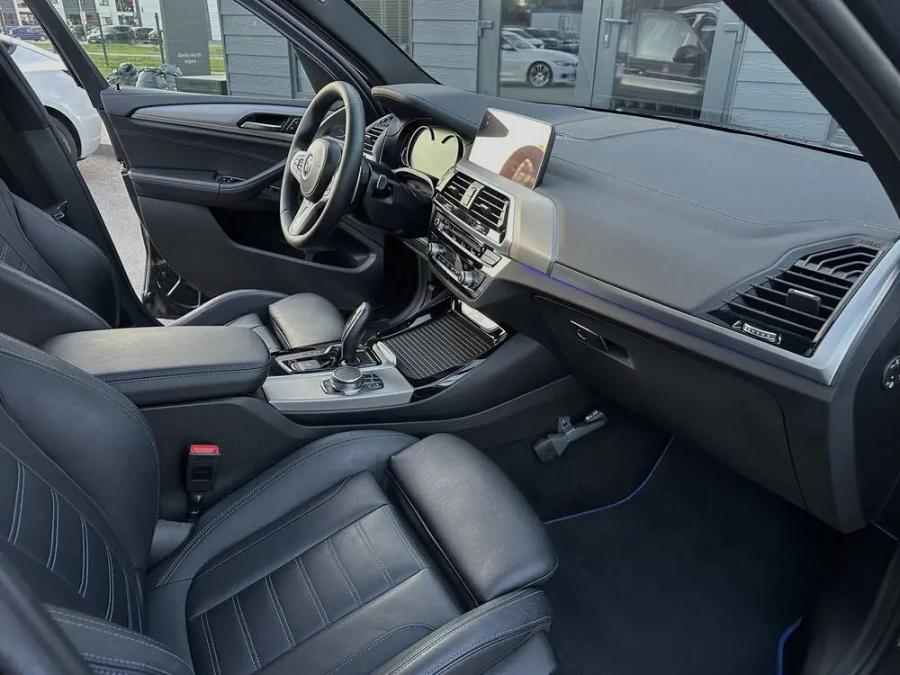 Grey BMW X3 2018 in Jelgava, with an engine capacity of 2.00 L and mileage of 210 thousand km for 23500 €, photo 9 on AUTOMOTO.COM.LV