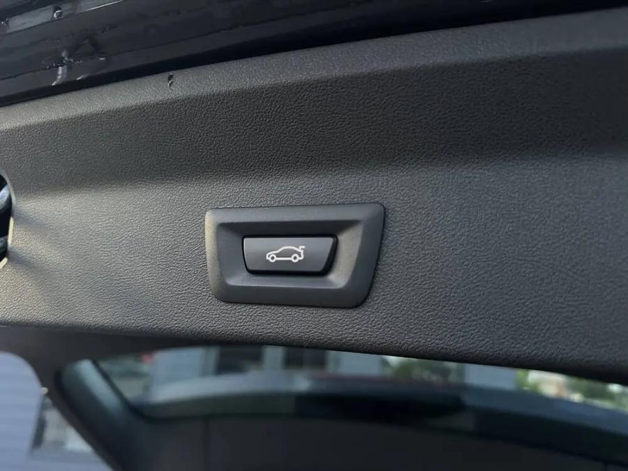 Grey BMW X3 2018 in Jelgava, with an engine capacity of 2.00 L and mileage of 210 thousand km for 23500 €, photo 14 on AUTOMOTO.COM.LV