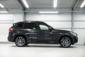 Grey BMW X3 2018 in Tukums, with an engine capacity of 2.00 L and mileage of 93 thousand km for 28777 €, photo 5 on AUTOMOTO.COM.LV