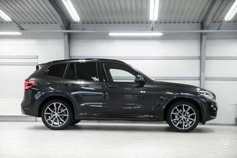 Grey BMW X3 2018 in Tukums, with an engine capacity of 2.00 L and mileage of 93 thousand km for 28777 €, photo 5 on AUTOMOTO.COM.LV