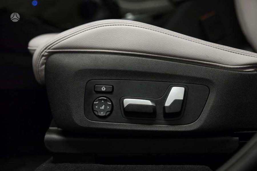 Grey BMW X3 2018 in Tukums, with an engine capacity of 2.00 L and mileage of 93 thousand km for 28777 €, photo 14 on AUTOMOTO.COM.LV