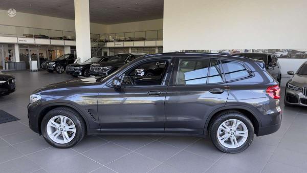 BMW X3 2018 in Marijampole on AUTOMOTO.COM.LV Grey BMW X3 2018 in Marijampole, with an engine capacity of 2.00 L and mileage of 136 thousand km for 23999 €, photo 3 on AUTOMOTO.COM.LV