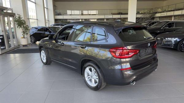 BMW X3 2018 in Marijampole on AUTOMOTO.COM.LV Grey BMW X3 2018 in Marijampole, with an engine capacity of 2.00 L and mileage of 136 thousand km for 23999 €, photo 4 on AUTOMOTO.COM.LV