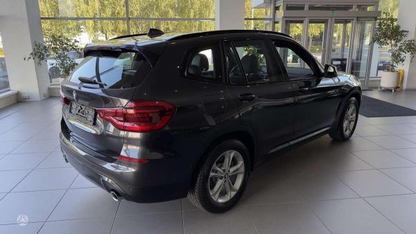 BMW X3 2018 in Marijampole on AUTOMOTO.COM.LV Grey BMW X3 2018 in Marijampole, with an engine capacity of 2.00 L and mileage of 136 thousand km for 23999 €, photo 7 on AUTOMOTO.COM.LV