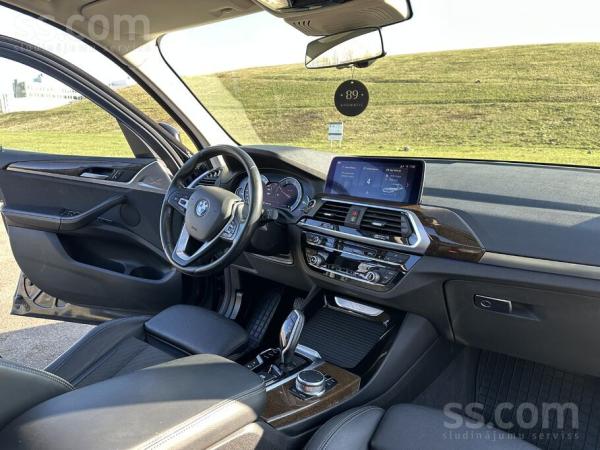 Grey BMW X3 2019 in Riga, with an engine capacity of 2.00 L and mileage of 244 thousand km for 11390 €, photo 5 on AUTOMOTO.COM.LV
