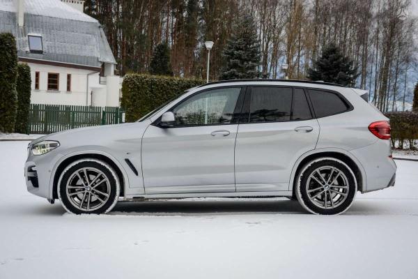 Grey BMW X3 2019 in Elektrenai, with an engine capacity of 2.00 L and mileage of 240 thousand km for 24750 €, photo 4 on AUTOMOTO.COM.LV