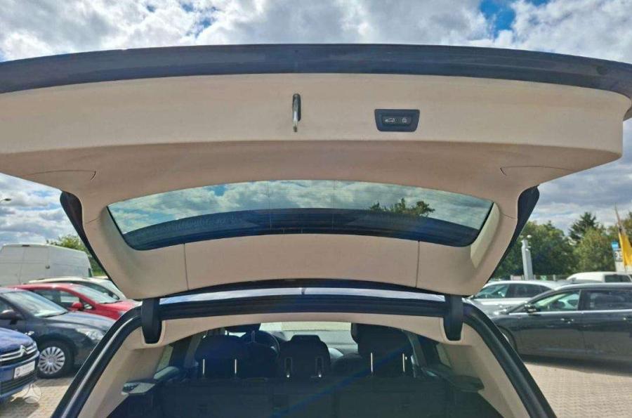 Grey BMW X3 2019 in Vilkaviskis, with an engine capacity of 2.00 L and mileage of 228 thousand km for 13300 €, photo 12 on AUTOMOTO.COM.LV