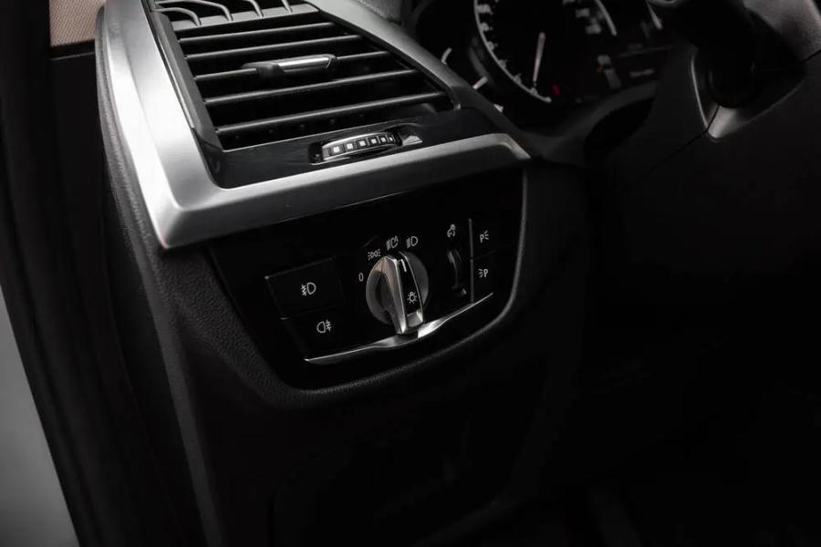 Pelēks BMW X3 2019 Jelgava, ar dzinēja tilpumu 2.00 L un nobraukumu 189 tūkst. km par 19500 €, foto 17 vietnē AUTOMOTO.COM.LV