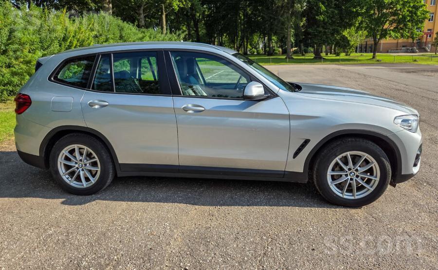 Grey BMW X3 2019 in Valmiera, with an engine capacity of 3.00 L and mileage of 262 thousand km for 21500 €, photo 6 on AUTOMOTO.COM.LV