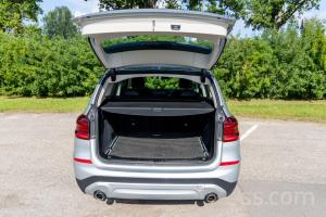 Grey BMW X3 2019 in Valmiera, with an engine capacity of 3.00 L and mileage of 262 thousand km for 21500 €, photo 10 on AUTOMOTO.COM.LV