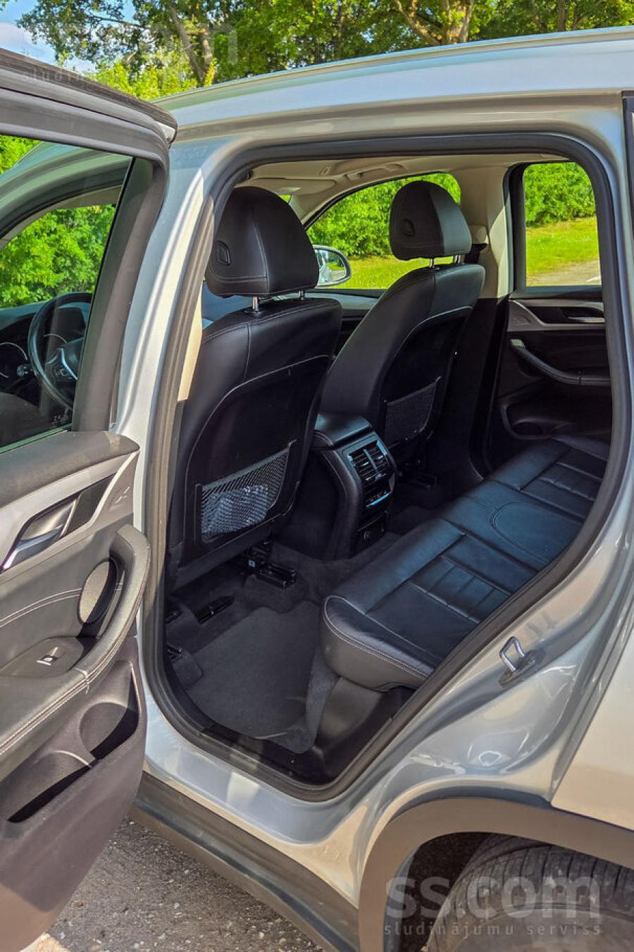 Grey BMW X3 2019 in Valmiera, with an engine capacity of 3.00 L and mileage of 262 thousand km for 21500 €, photo 15 on AUTOMOTO.COM.LV