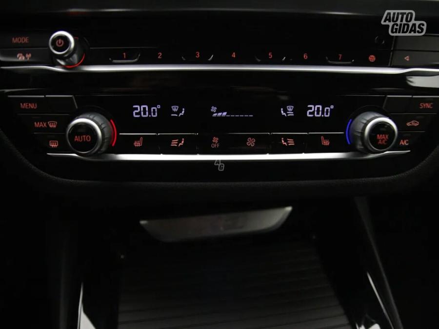 Grey BMW X3 2021 in Vilnius, with an engine capacity of 2.00 L and mileage of 169 thousand km for 27499 €, photo 21 on AUTOMOTO.COM.LV