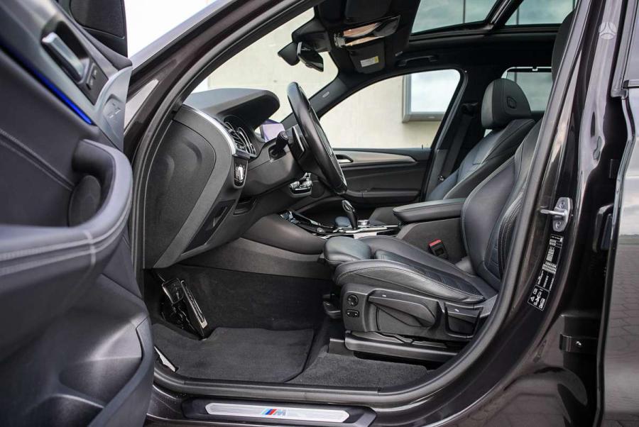 Grey BMW X3 2021 in Marijampole, with an engine capacity of 2.99 L and mileage of 117 thousand km for 31250 €, photo 29 on AUTOMOTO.COM.LV