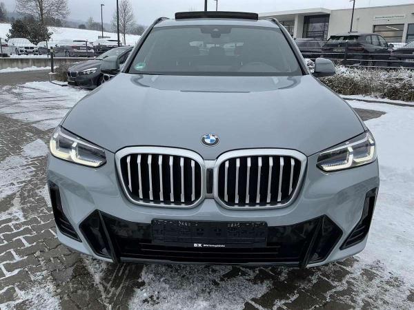 Grey BMW X3 2022 in Vilnius, with an engine capacity of 3.00 L and mileage of 130 thousand km for 42690 €, photo 2 on AUTOMOTO.COM.LV
