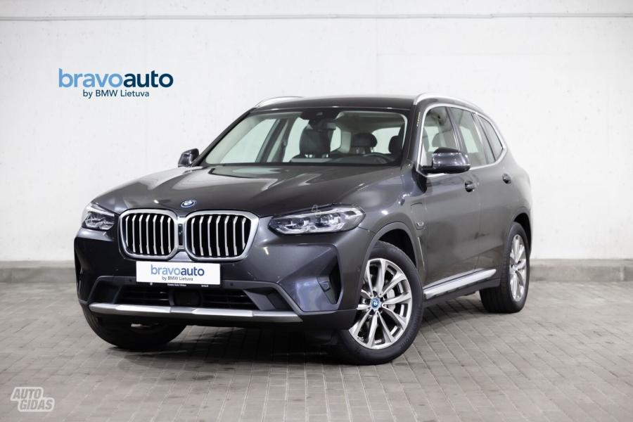 Grey BMW X3 2022 in Vilnius, with an engine capacity of 2.00 L and mileage of 133 thousand km for 37671 €, photo 1 on AUTOMOTO.COM.LV