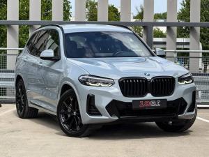 Pelēks BMW X3 2022 Rīga, ar dzinēja tilpumu 3.00 L un nobraukumu 132 tūkst. km par 31000 €, foto  vietnē AUTOMOTO.COM.LV