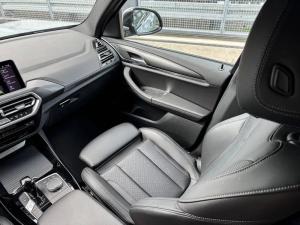 Pelēks BMW X3 2022 Rīga, ar dzinēja tilpumu 3.00 L un nobraukumu 132 tūkst. km par 31000 €, foto 16 vietnē AUTOMOTO.COM.LV