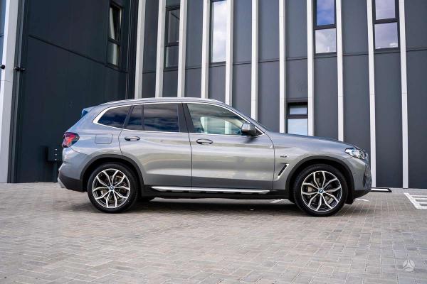 Pelēks BMW X3 2022 Viļņa, ar dzinēja tilpumu 2.00 L un nobraukumu 135 tūkst. km par 33800 €, foto 1 vietnē AUTOMOTO.COM.LV