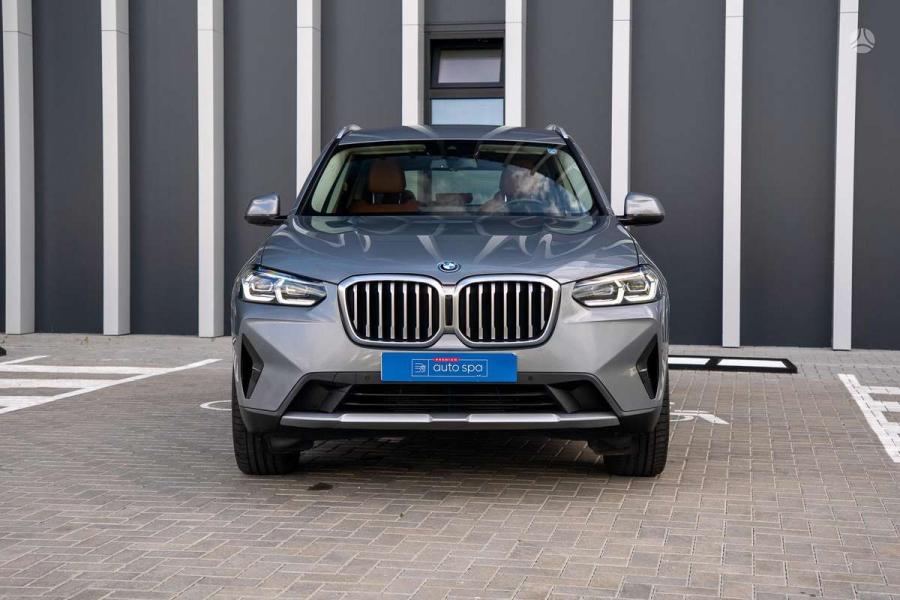 Grey BMW X3 2022 in Vilnius, with an engine capacity of 2.00 L and mileage of 135 thousand km for 33800 €, photo 9 on AUTOMOTO.COM.LV