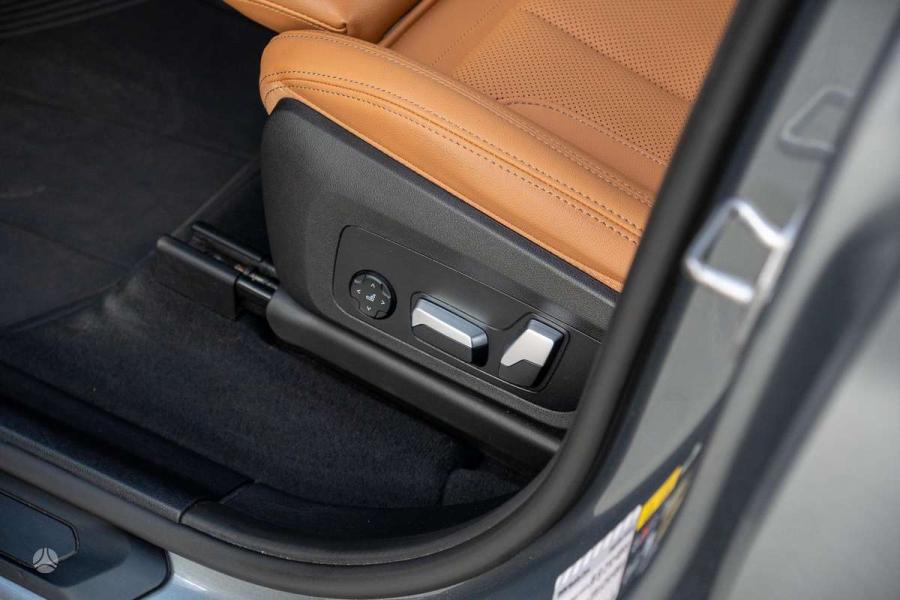 Grey BMW X3 2022 in Vilnius, with an engine capacity of 2.00 L and mileage of 135 thousand km for 33800 €, photo 26 on AUTOMOTO.COM.LV