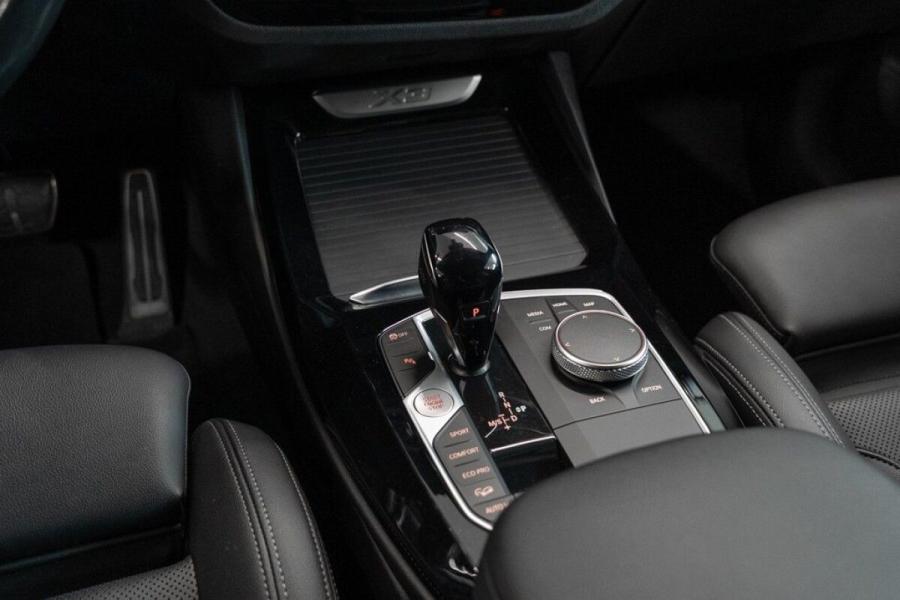 Grey BMW X3 2022 in Vilnius, with an engine capacity of 2.00 L and mileage of 64 thousand km for 38900 €, photo 19 on AUTOMOTO.COM.LV