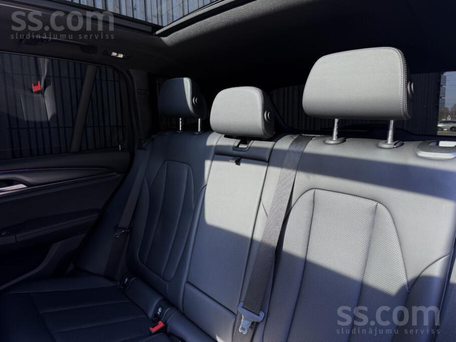 Grey BMW X3 2022 in Riga, with an engine capacity of 2.00 L and mileage of 75 thousand km for 37500 €, photo 14 on AUTOMOTO.COM.LV