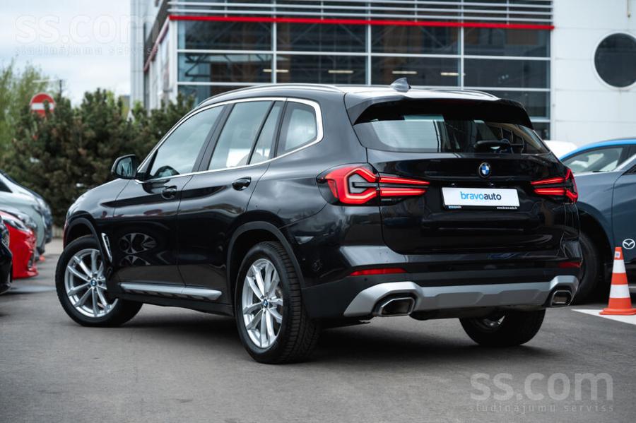 Grey BMW X3 2023 in Riga, with an engine capacity of 2.00 L and mileage of 112 thousand km for 34990 €, photo 5 on AUTOMOTO.COM.LV