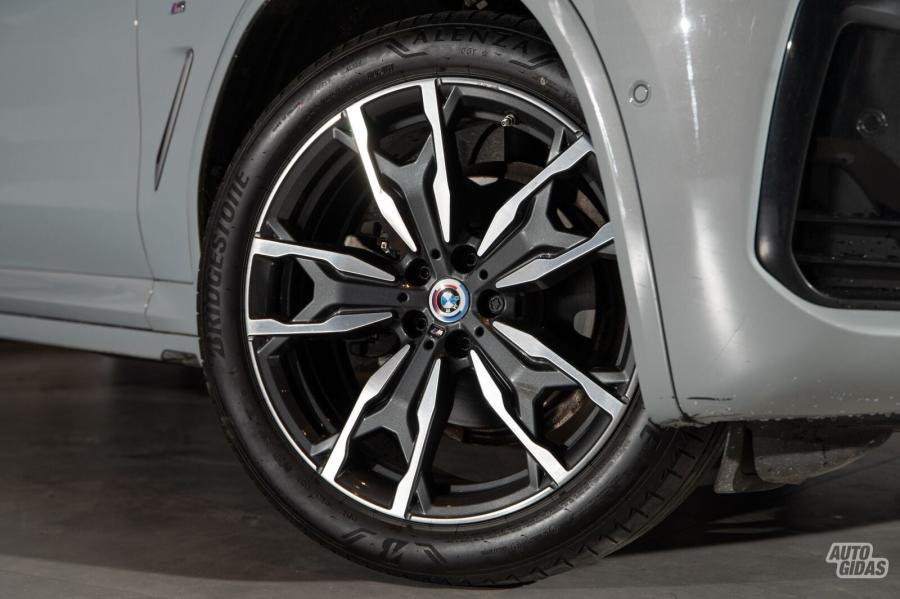 Grey BMW X3 2023 in Kaunas, with an engine capacity of 2.00 L and mileage of 117 thousand km for 41751 €, photo 23 on AUTOMOTO.COM.LV