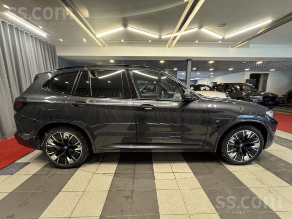Grey BMW X3 2024 in Riga, with an engine capacity of 0.00 L and mileage of 24 thousand km for 44990 €, photo 4 on AUTOMOTO.COM.LV