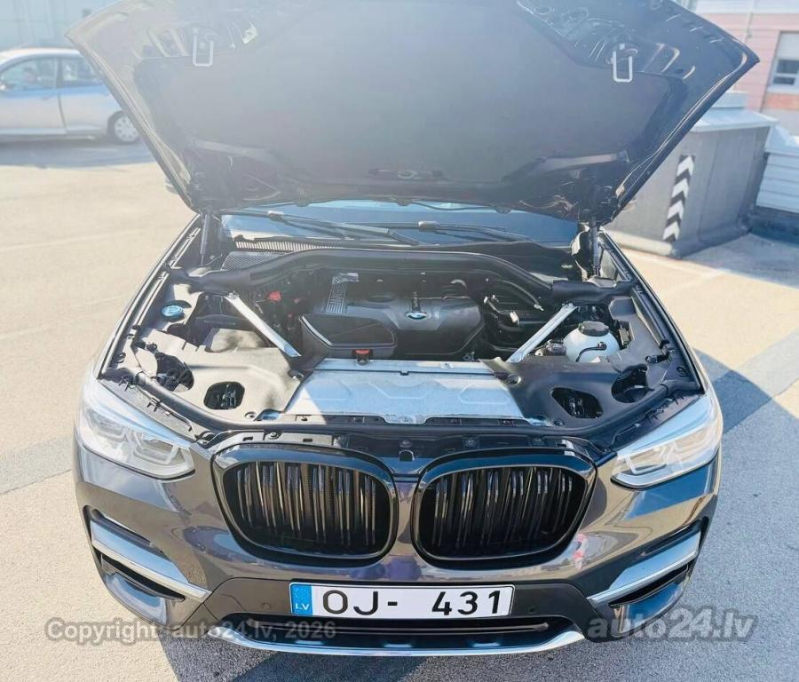 Grey BMW X3 2018 in Riga, with an engine capacity of 2.00 L and mileage of 205 thousand km for 22900 €, photo 8 on AUTOMOTO.COM.LV