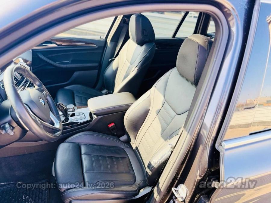 Grey BMW X3 2018 in Riga, with an engine capacity of 2.00 L and mileage of 205 thousand km for 22900 €, photo 10 on AUTOMOTO.COM.LV